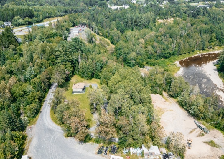 Maxxum 100 Centre inc.