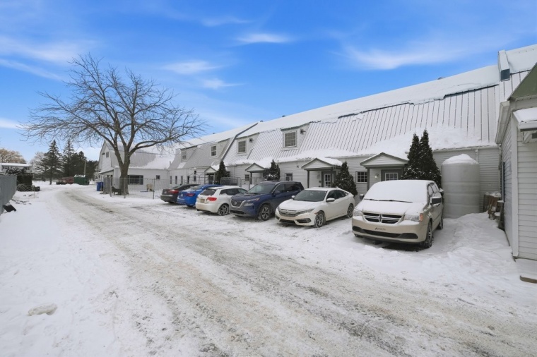 Maxxum 100 Centre inc.